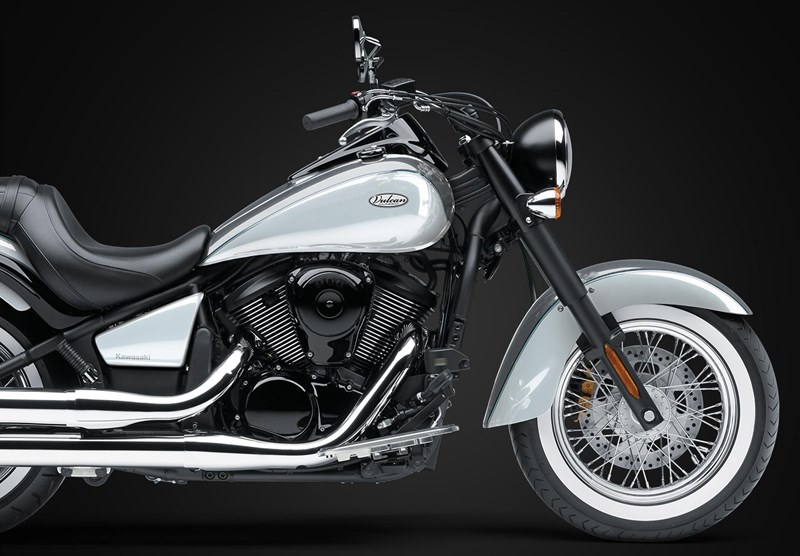 Kawasaki Vulcan 900 | Cruiser Motorcycle | Stylish & Powerful