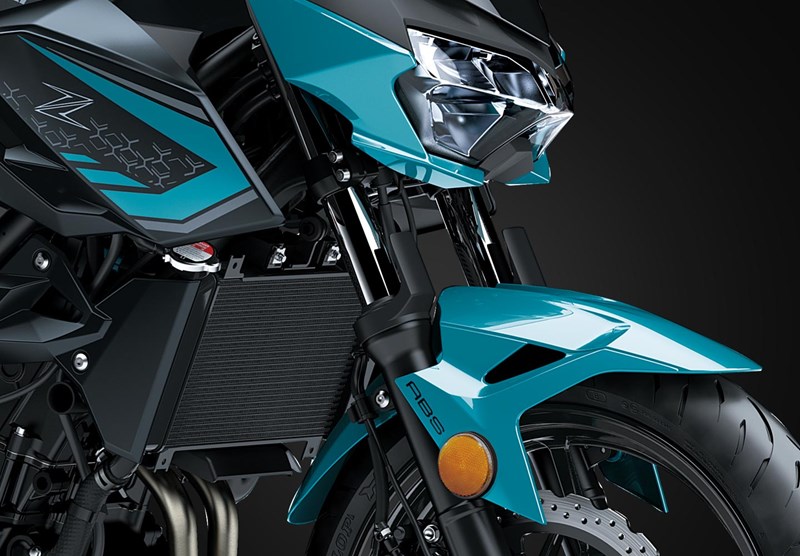 Kawasaki Z400| Supernaked Motorcycle | Aggressive Styling