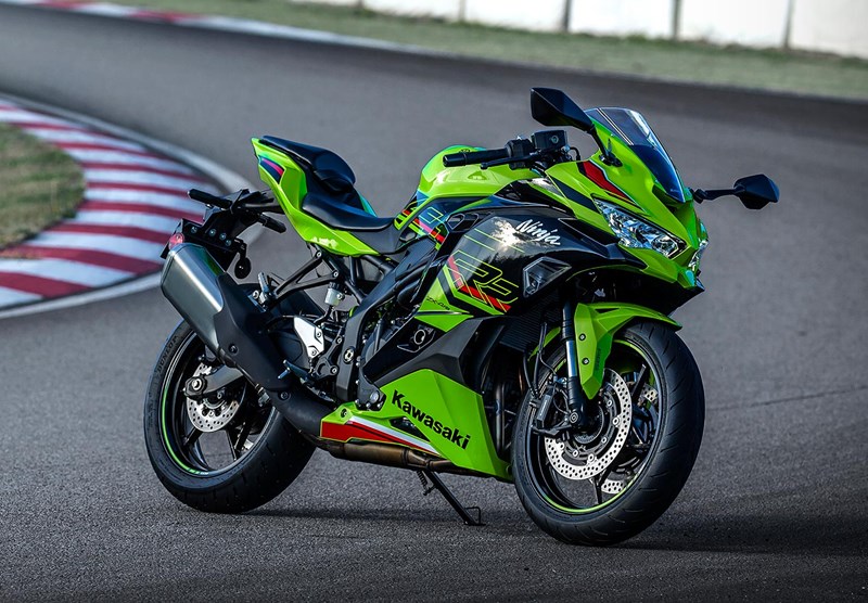Kawasaki Ninja ZX-4R | Supersport Motorcycle | Game-changing 400cc In ...