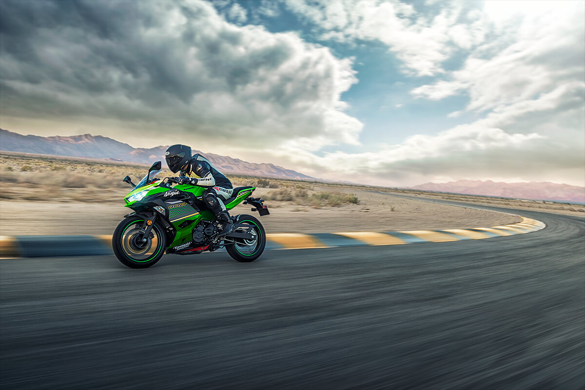 2020 NINJA 400 ABS KRT EDITION Motorcycle | Canadian Kawasaki Motors Inc.