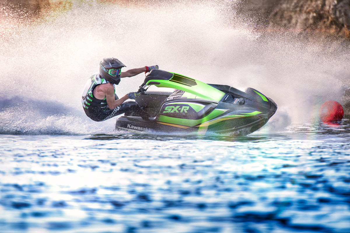 2022 JET SKI SX-R Watercraft | Canadian Kawasaki Motors Inc.