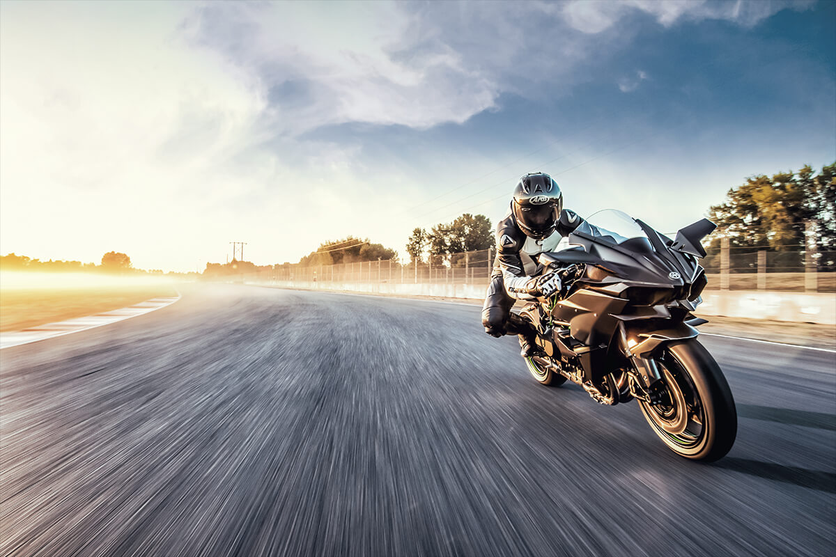 2024 NINJA H2R Motorcycle | Canadian Kawasaki Motors Inc.