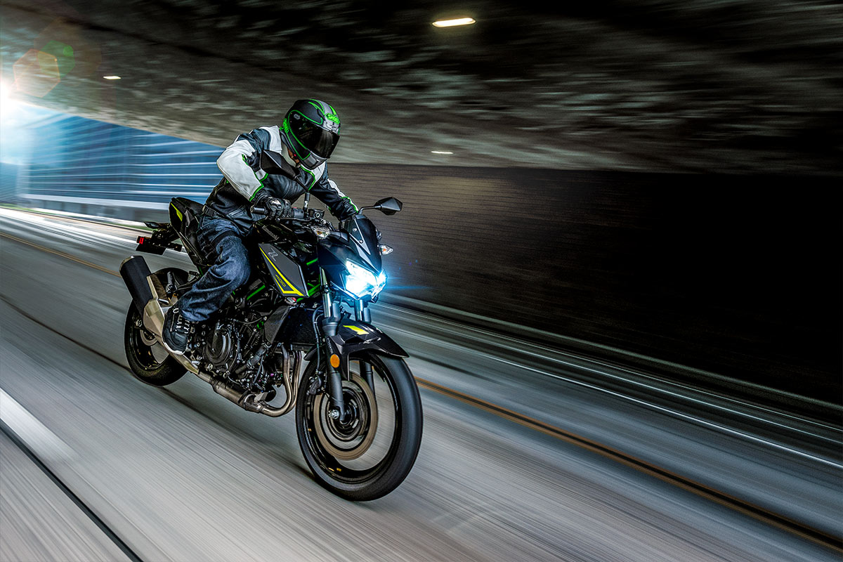 2023 Z400 Motorcycle | Canadian Kawasaki Motors Inc.