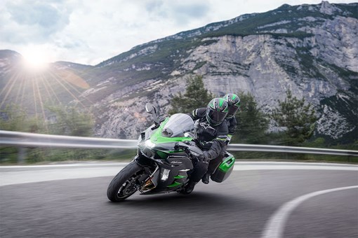 2024 NINJA H2 SX SE Motorcycle | Canadian Kawasaki Motors Inc.