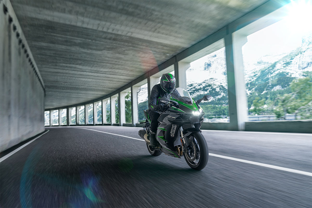 2024 NINJA H2 SX SE Motorcycle | Canadian Kawasaki Motors Inc.