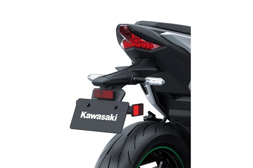 2024 Z7 HYBRID Motorcycle | Canadian Kawasaki Motors Inc.