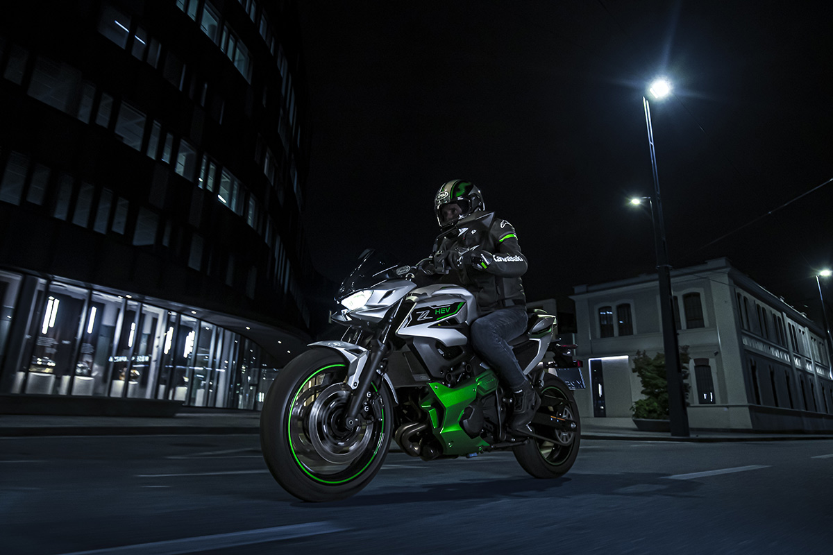 2024 Z7 HYBRID Motorcycle | Canadian Kawasaki Motors Inc.