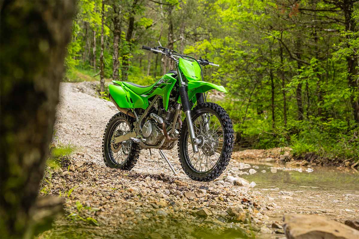 2025 KLX230R S Motorcycle | Canadian Kawasaki Motors Inc.
