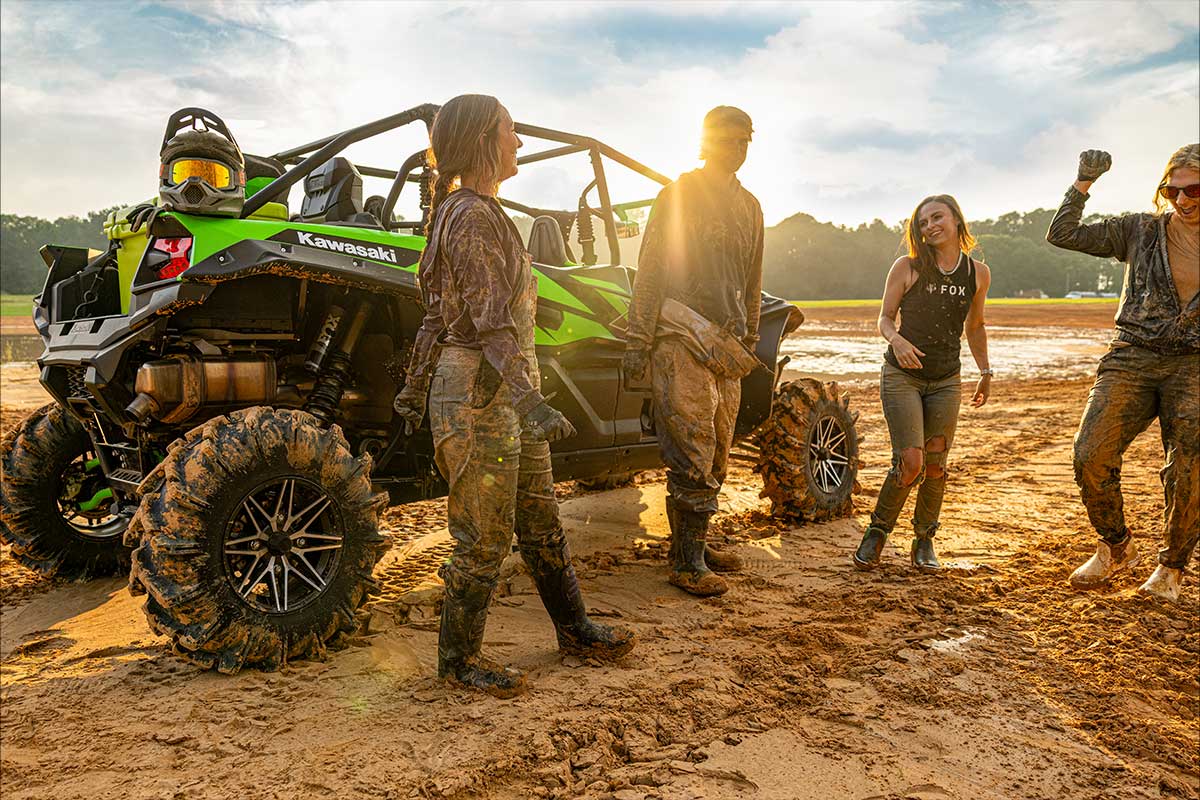 2025 TERYX KRX4 1000 LIFTED EDITION Side x Side | Canadian Kawasaki ...