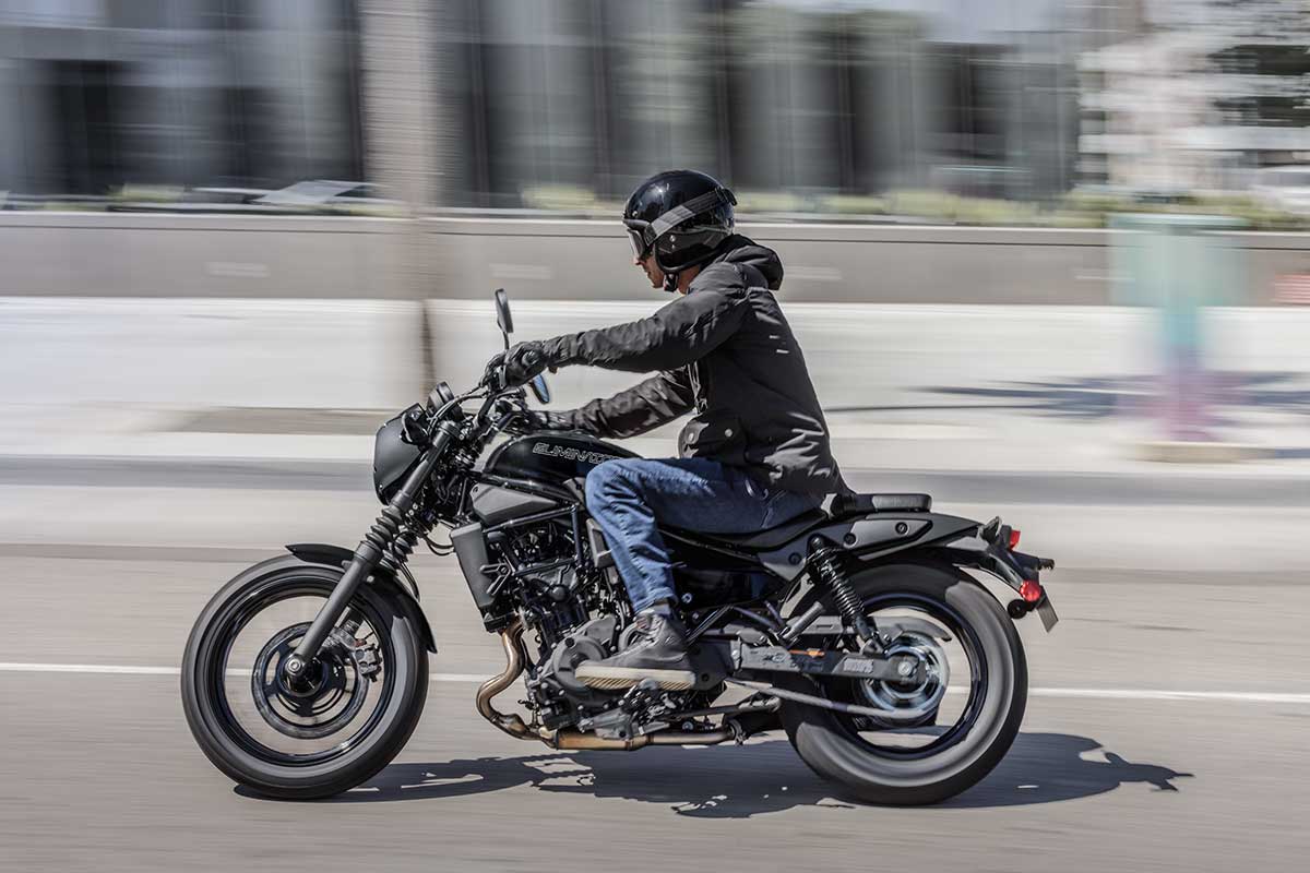 2025 ELIMINATOR 500 SE Motorcycle | Canadian Kawasaki Motors Inc.