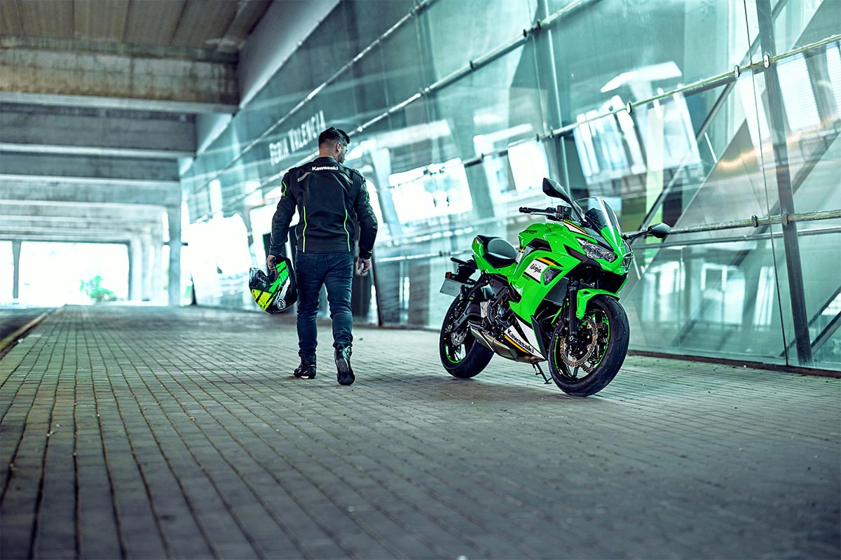 2025 NINJA 650 KRT EDITION Motorcycle | Canadian Kawasaki Motors Inc.