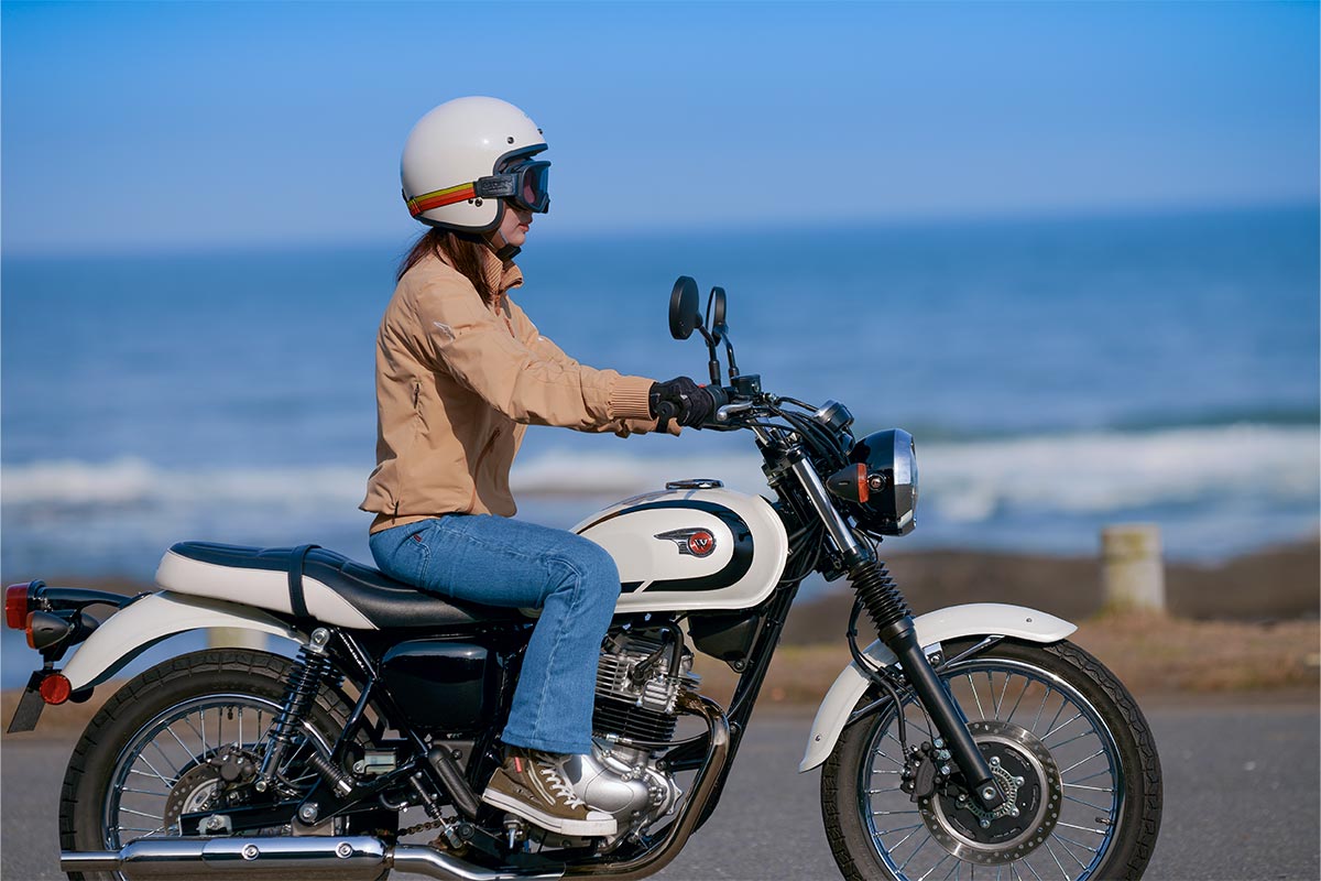 2025 W230 Motorcycle | Canadian Kawasaki Motors Inc.