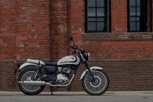 2025 W230 Motorcycle | Canadian Kawasaki Motors Inc.