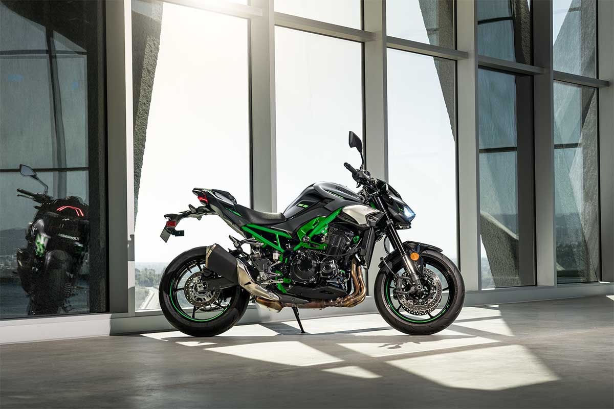 2025 Z900 Motorcycle | Canadian Kawasaki Motors Inc.