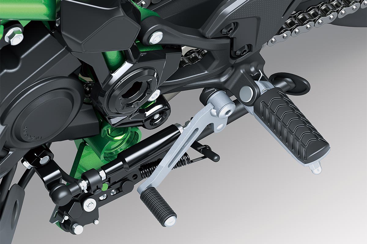 2025 Z900 Motorcycle | Canadian Kawasaki Motors Inc.