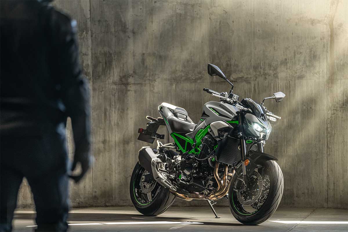 2025 Z900 Motorcycle | Canadian Kawasaki Motors Inc.