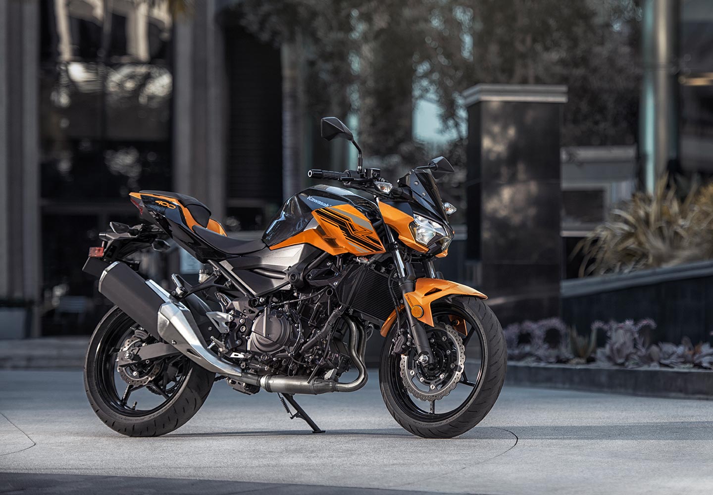 Kawasaki Z400 ABS | Naked Motorcycle | Aggressive Styling