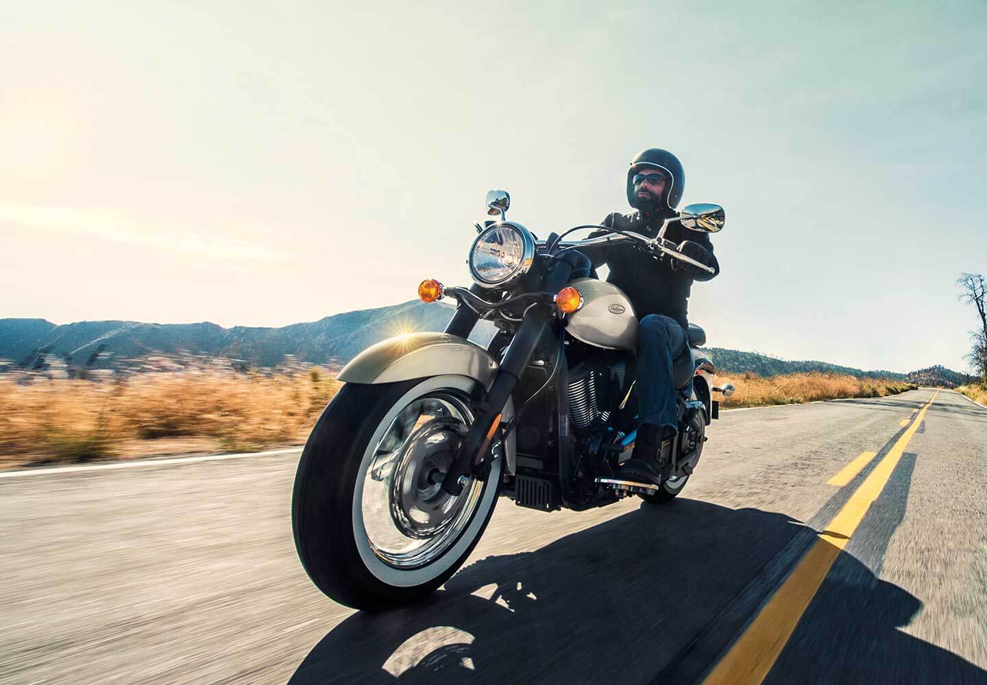 Kawasaki Vulcan 900 | Cruiser Motorcycle | Stylish & Powerful
