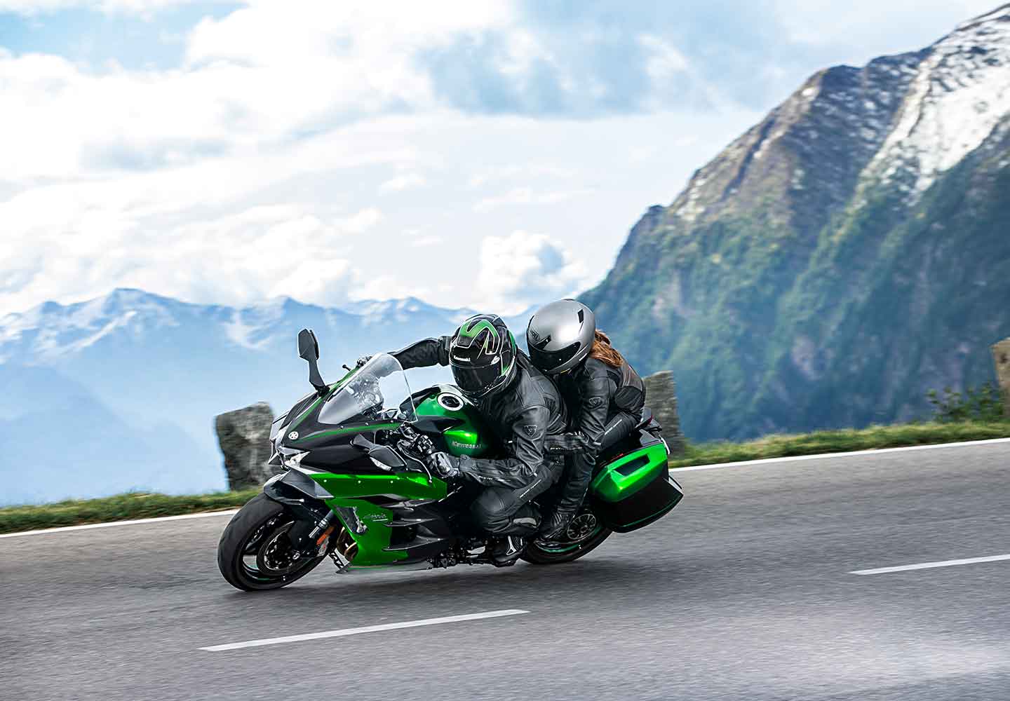 Kawasaki Ninja H2 SX | Most Powerful Touring Hypersport Motorcycle
